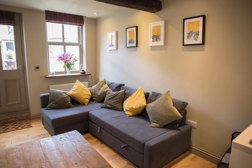 The Old Middle School 1700 Cottage Addingham - West Yorkshire