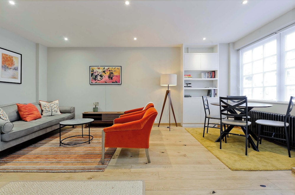 2 Bedroom Mews House, Marble Arch - Waterloo