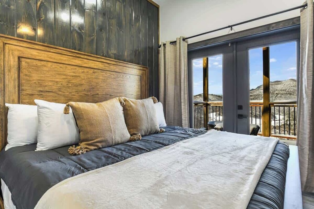 Unobstructed Mountain Views | Heated Indoor Pool - Pigeon Forge | Vrbo