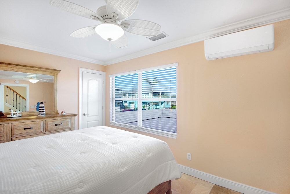 ☀️ Private Pool - Bayview Sunset Getaway B ☀️ - Fort Myers Beach | Vrbo