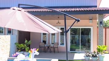 Villa Executiva, 2 quartos, piscina privativa, vista para o jardim | Terraço/pátio interior