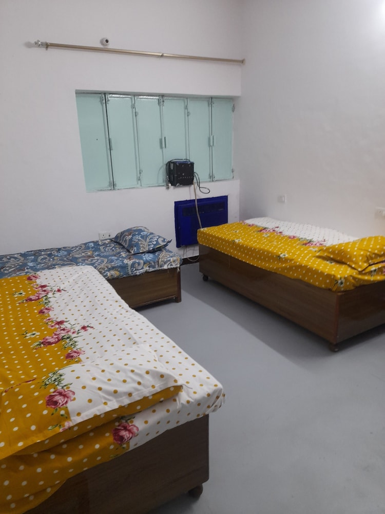 The Nomad Cave ,Cozy Stay for Backpacker & Digital Nomad,Startup House ...