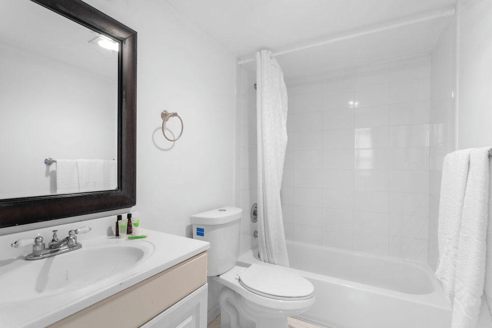 Bay Harbor Sunset 2b - North Miami, FL