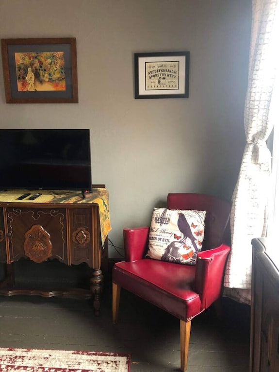 Poe Themed Home Close To Beaches And De Turf - Delaware