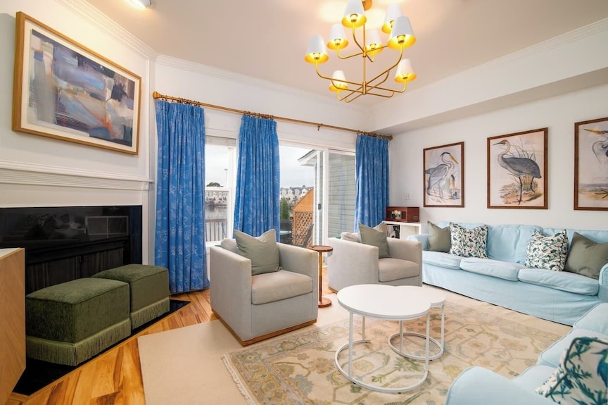 Lakeside Landing Spacious Comfort Near Downtown - Charleston