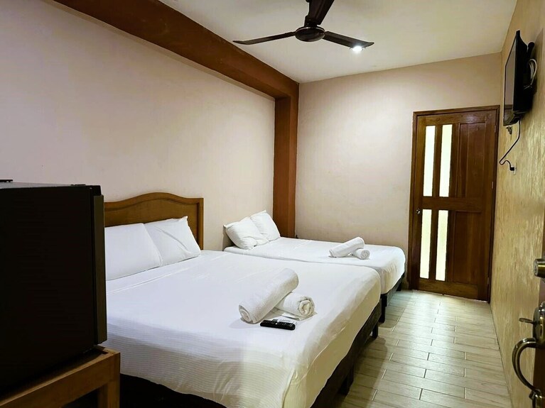 Casa La Roca 3, Family Room, A/c, Wifi, With Minibar And Pool Access - Valladolid