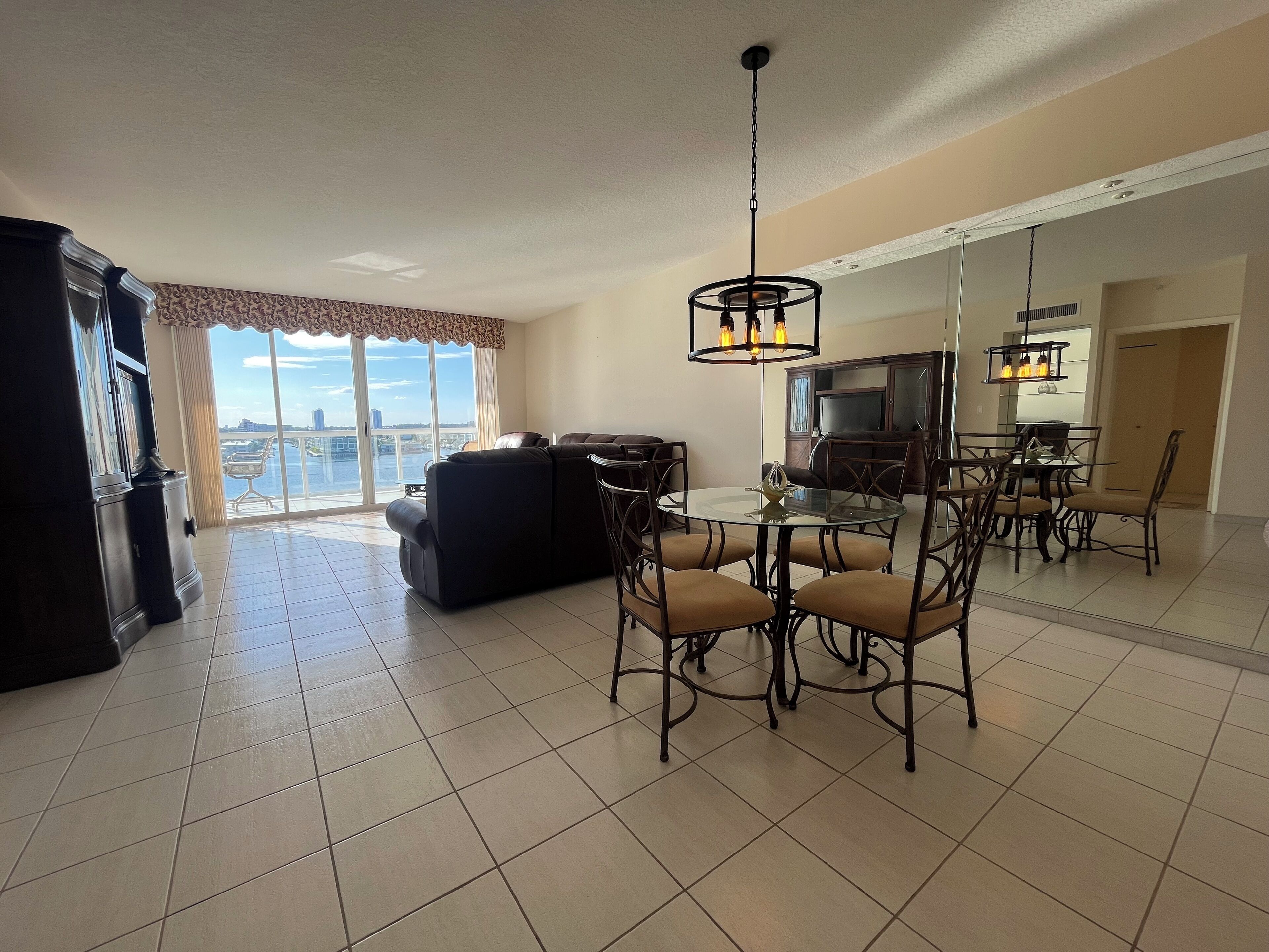 2-bedroom Condo In Sunny Sunny Isles Beach, 1/2 A Mile From The Beach - North Miami Beach, FL