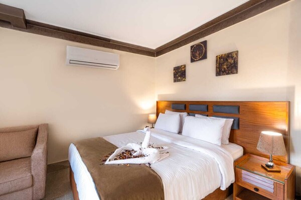 扎希拉金字塔景观 - 埃及