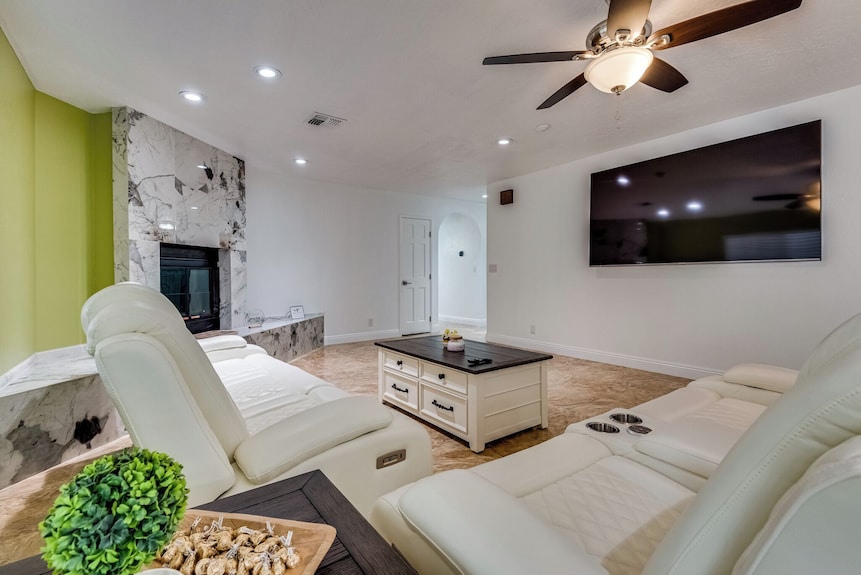 Serene Modern Home 5x4 Pool+spa, Gym, Waterfall, Playground - Las Vegas, NV