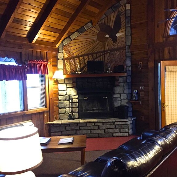 Adventurer's Lodge, A Charming 3-bedroom Cabin With Wifi In Quiet Lansing, Wv. - Babcock State Park, Clifftop