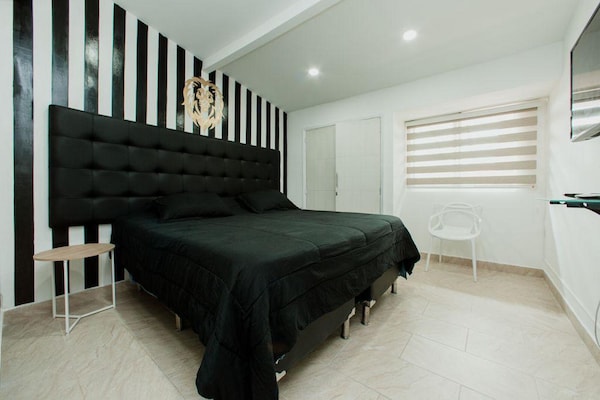 Park Lleras 11br Pool Jacuzzi - Medellín