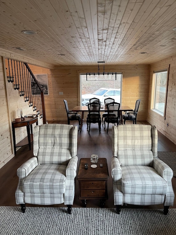 Charming 3-bedroom Farmhouse With Wifi In Historic Charlotte, Tn - Montgomery Bell State Park, Burns