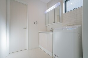 Vila luxo | Banheiro | Chuveiro/banheira combinados, produtos de toalete grátis