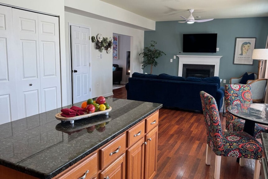 Colonial Playland - 5bd, Private Yard, Game Room - Gainesville, VA