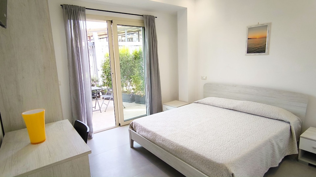 The Villa Trinacria, Villa Within Walking Distance Of The Sea With All Services Close By. - Taormina