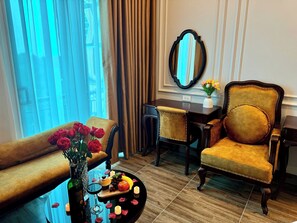 Quarto casal superluxo, 1 cama King, vista para o rio | Roupas de cama antialérgicas, edredons de pluma