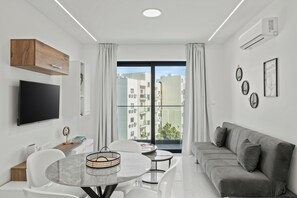 Apartamento Superior, Vista para a cidade | Cofre no quarto, cortinas/cortinados opacos, quartos insonorizados 