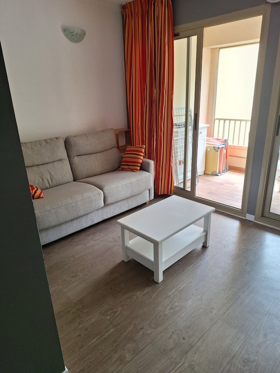 Newly Renovated Air-conditioned Apartment 500m From The Beach In A Secure Residence - Saint-Cyr-sur-Mer