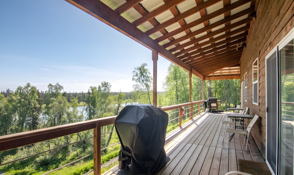 Kenai River Views & Access: Soldotna Apartment! - Soldotna, AK