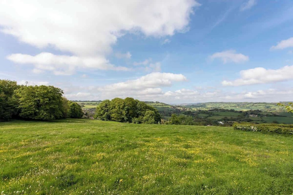 Heavenly Box Hill Barn - Box | Vrbo
