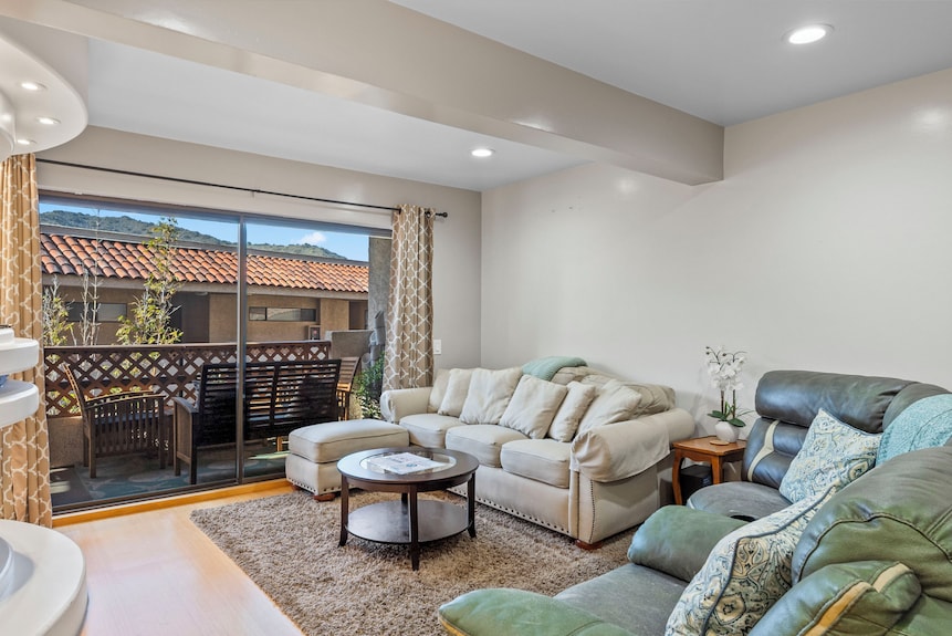 C53: Bahia Vista Stylish Condo, A/c, Newly Remodeled, King Bed, Wifi, And Bbq - Santa Catalina Island, CA