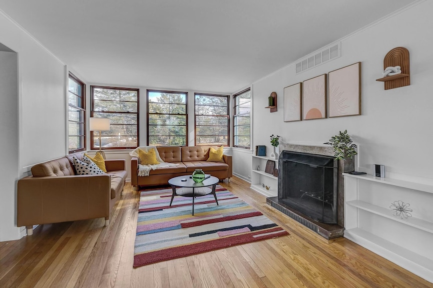 Chic Industrial Lounge Near Princeton U! - Princeton, NJ