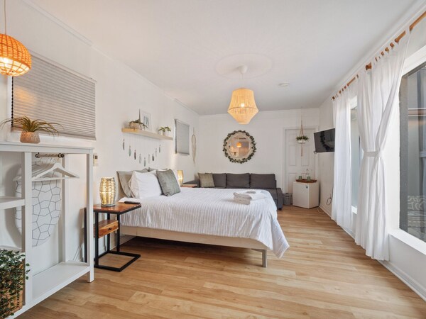 Orchid Suite At Bliss House - Orlando, FL