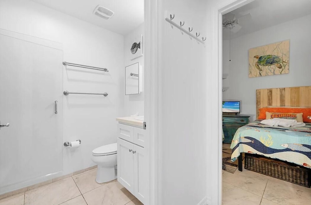 Madeira Bay Resort I 1402 - Madeira Beach, FL