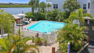 Casa, várias camas (Sea Shell 28) | Piscina | Uma piscina aquecida