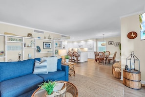 Condo, várias camas (Pelican Pointe 4C) | Área de estar