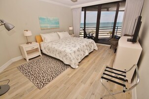 Apartamento em Condomínio Fechado, várias camas (Ebb Tide 403) | 3 quartos 