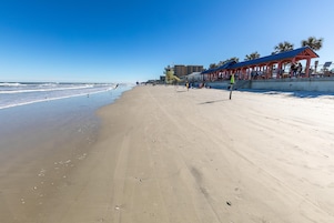 Condo, 1 cama King e sofá-cama (Oceanwalk 1-403) | Praia
