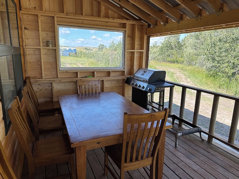 Oldman River Serene Seriously Private Cabins Pet, Family And Fisher Friendly. - Alberta