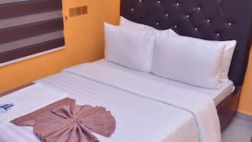 Apartamento Familiar, varanda, Vista para a cidade | 1 quarto, secretária, secretária adequada para computadores portáteis