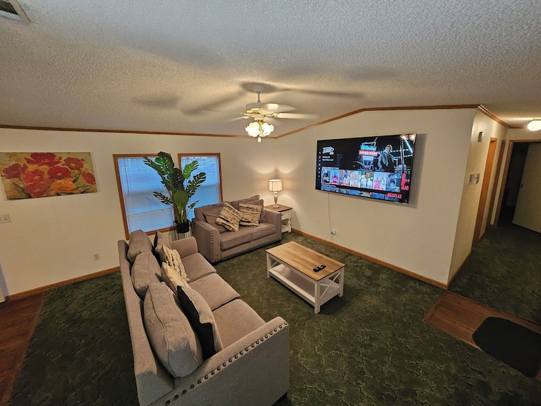 3-bedroom Home, Near Spi And Spacex With Wi-fi, Full Kitchen, Washer/dryer - Brownsville, TX