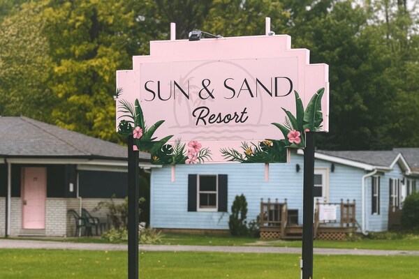 Sun & Sand Resort - Michigan