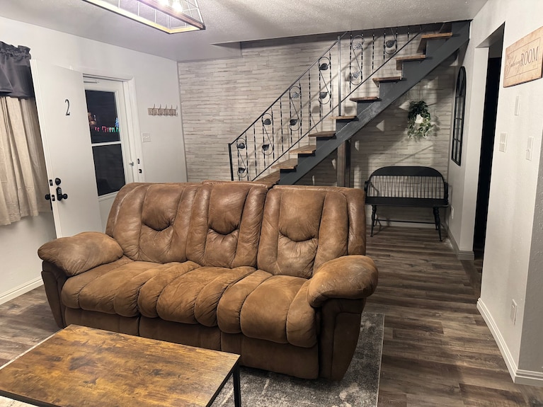 #2 Miller Suites -Cozy Comfort - 2bdrm 1.5 Bath. For Work Or Play. - Vernal, UT