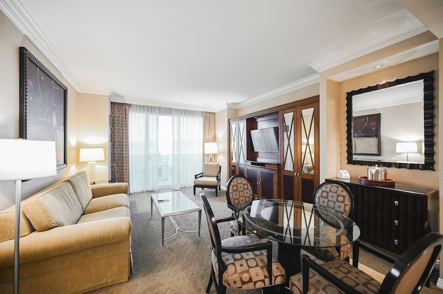 Mountain View One Bedroom | Balcony | Signature At Mgm - Henderson, NV