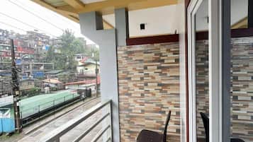 Quarto Clássico com Cama de Casal, varanda | Terraço/pátio interior