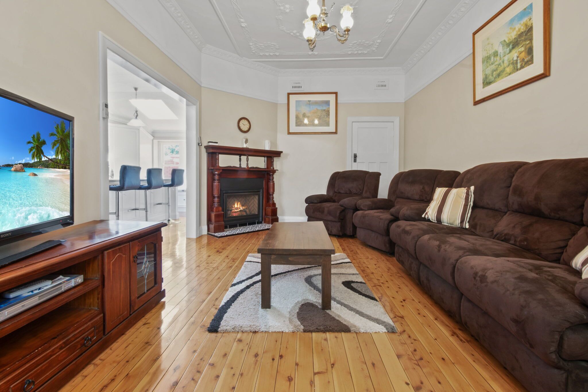 The Richardson - Spacious Entertaining, Sleeps 8 - Wagga Wagga