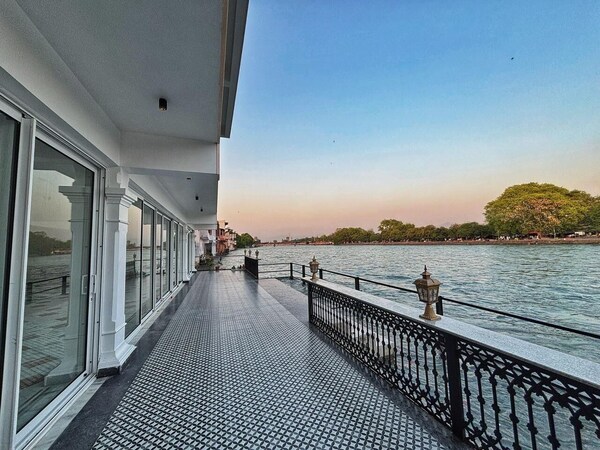 Gauri Ganga At Har Ki Pauri (With Private Ganga Ghat) - Haridwar