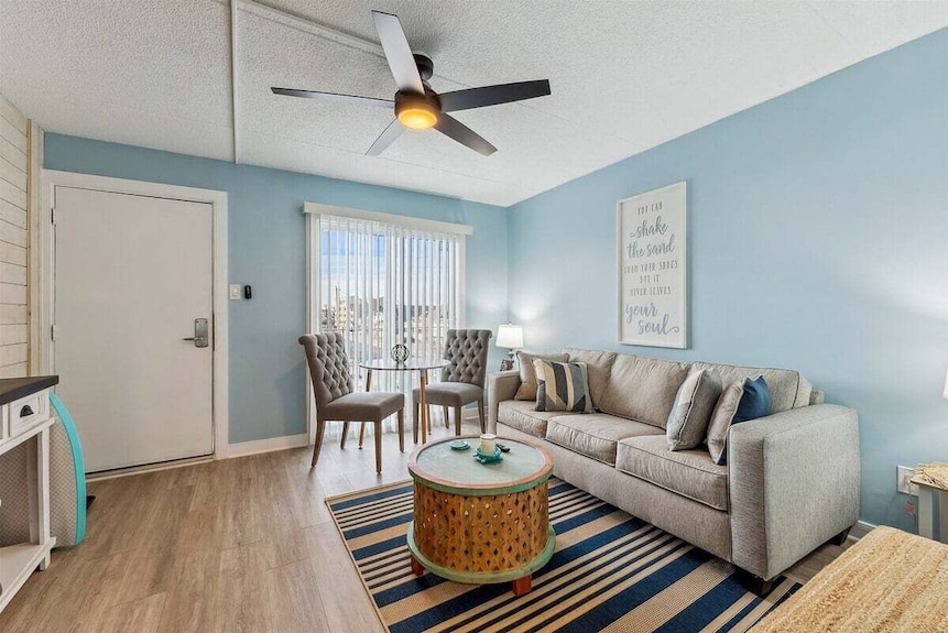 Gorgeous 1 Bedroom Condo W/ Heated Pools & Parking - New Jersey