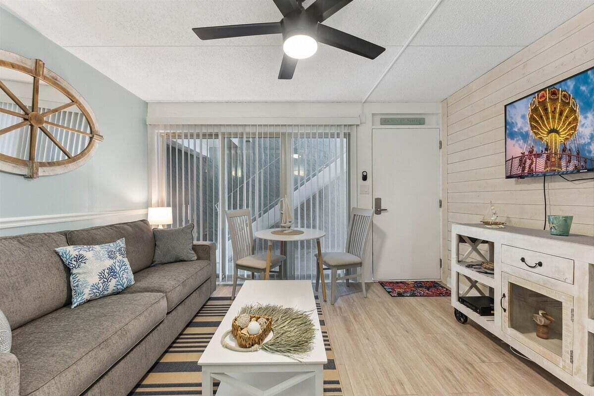 Modern 2br 2ba Sandy Toes Condo With Amenities - Sea Isle City, NJ