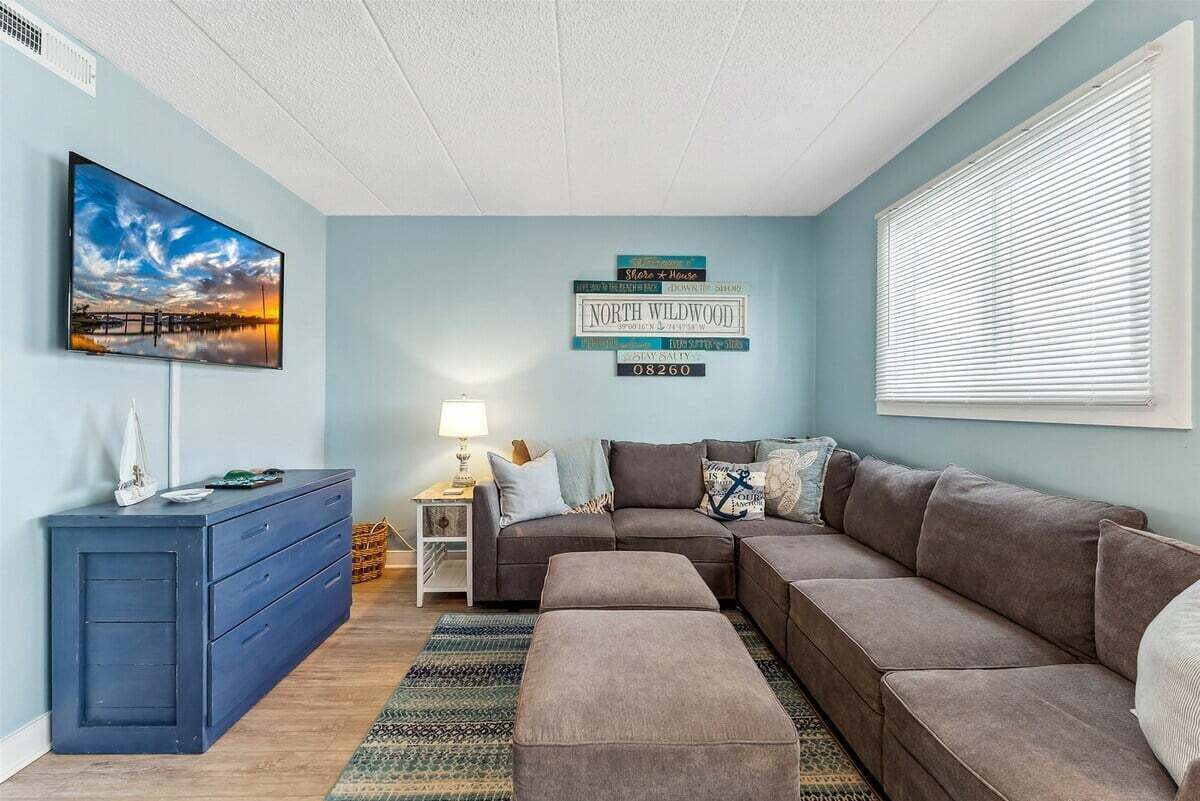 Sullivan's Cove: 2br Condo W/ Full Kitchen & Pools - Stone Harbor, NJ