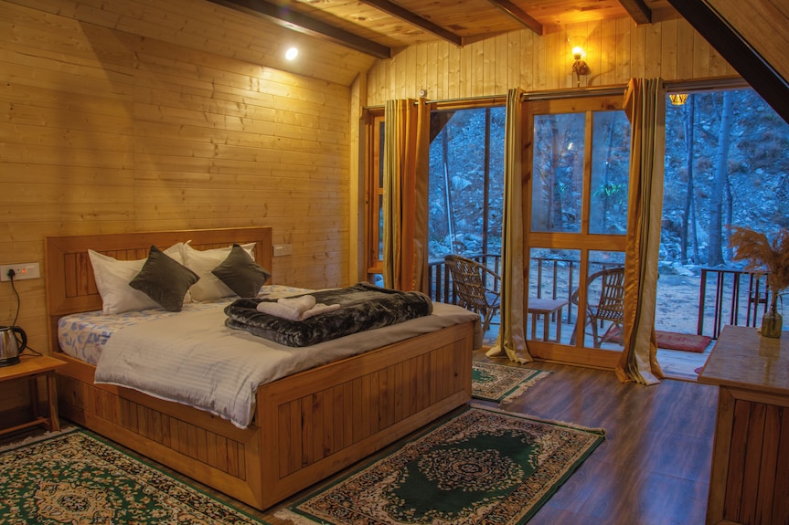 Riverside Wooden Cottages With A Great Valley-scape - Himachal Pradesh