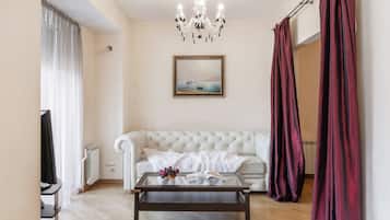 Apartamento Standard, varanda, Vista para a cidade | Sala de estar | Televisor LCD