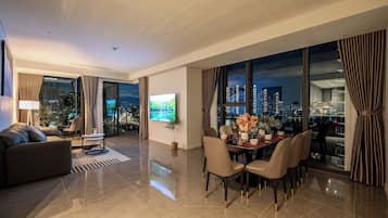 Suíte presidencial, 3 quartos, acesso ao Club Lounge, vista para a cidade | Roupas de cama premium, edredons de pluma, camas Select Comfort
