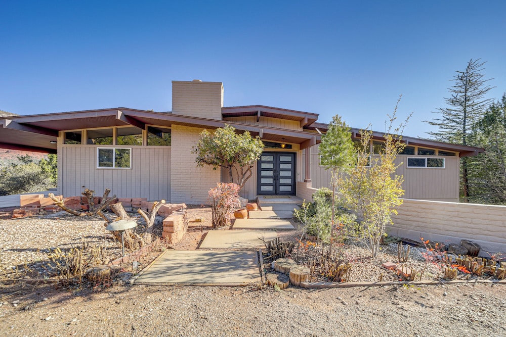 < 1 Mi To Shops: Uptown Sedona Home W/ Hot Tub! - Sedona, AZ