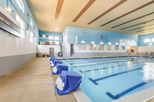 Smith Mountain Lake Condo W/ Pool Access - Smith Mountain Lake, VA