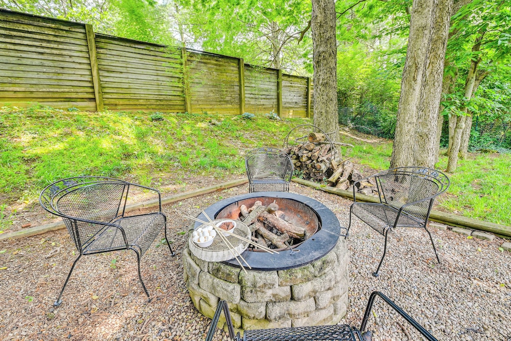Family Home W/ Ping-pong & Fire Pit In Lexington - Lexington, KY